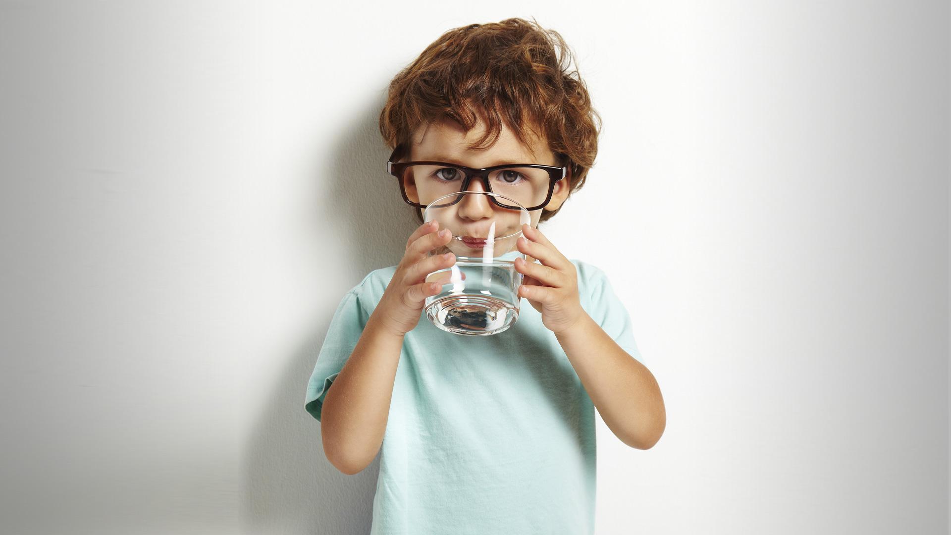 4 Ways To Encourage Children To Drink Water, health benefits, tips for ...