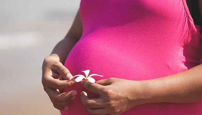 Pregnancy Baby Bump Photoshoot Ideas & Poses, Maternity Photoshoot Tips ...