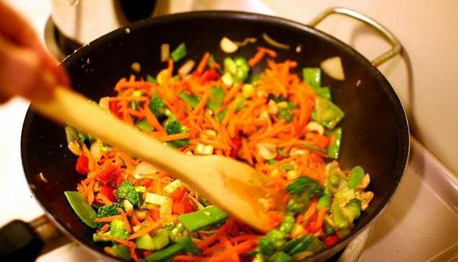 Right way to cook: How to preserve nutrients while cooking