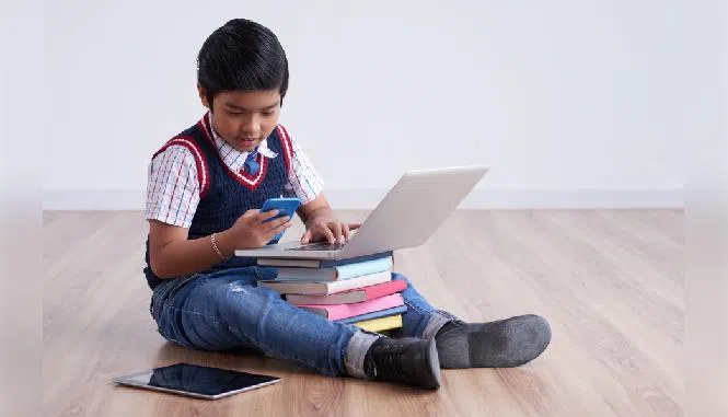 How to Balance Excess Gadget Use in Kids with Other Activities, Effects ...