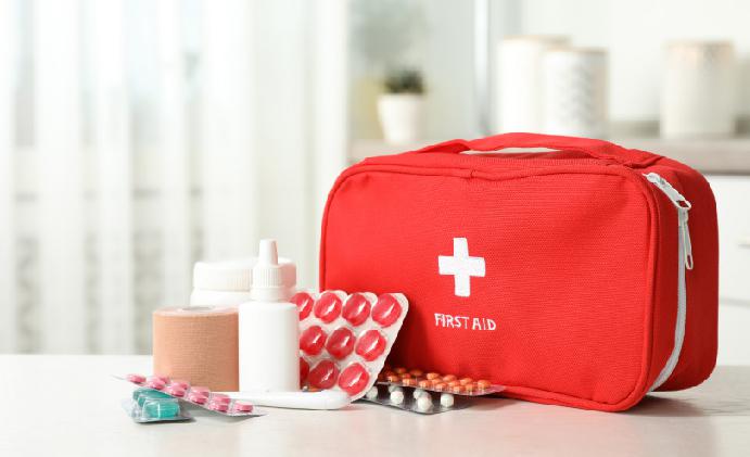 10 Essential Items in First Aid Kit for Home, Must-haves in First Aid ...